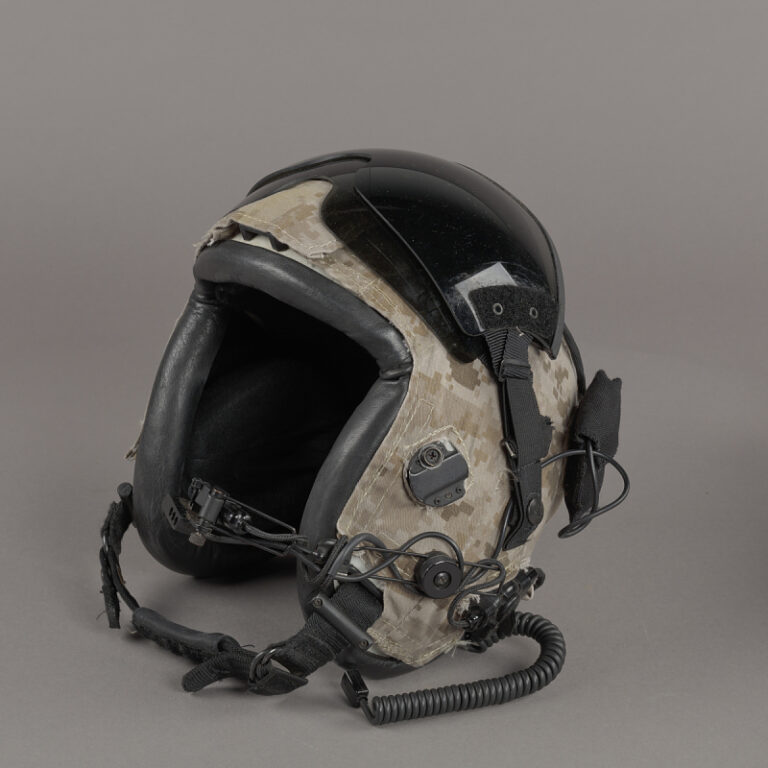Gentex HGU-84/P Helicopter Helmet System – Helicopter Helmets
